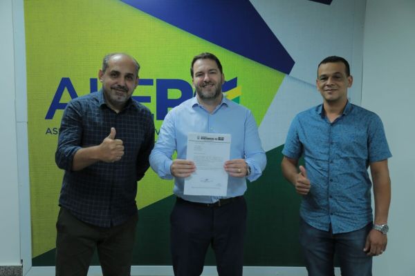 Presidente Alex Redano recebe pedido de apoio à regionalização do SAMU ... Presidente Alex Redano recebe pedido de apoio à regionalização do SAMU ...